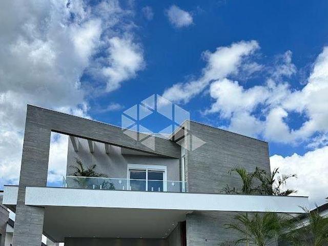 CASA EM CONDOMÍNIO FECHADO COM 3 SUÍTES 1 MASTER