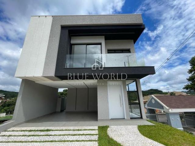 Casa em Condomínio Fechado com 3 suítes, 293 m² no