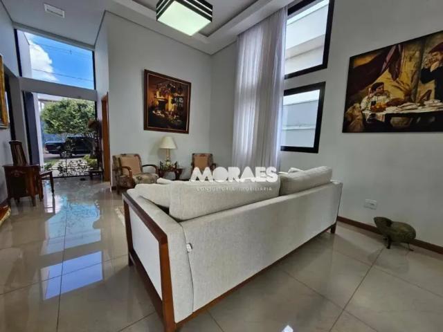 Casa em Condomínio Fechado com 3 suítes à venda, 330 m² por R$ 1.780.000 Residencial Villa Lobos