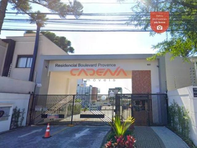 Casa em condomínio fechado com 3 suítes e 4 vagas à venda no Pinheirinho