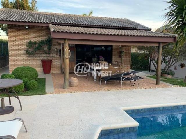 Casa em Condomínio Fechado com 3 Suítes, Piscina e Jardim ? Alto Padrão, Espaço Gourmet e Lazer Comp
