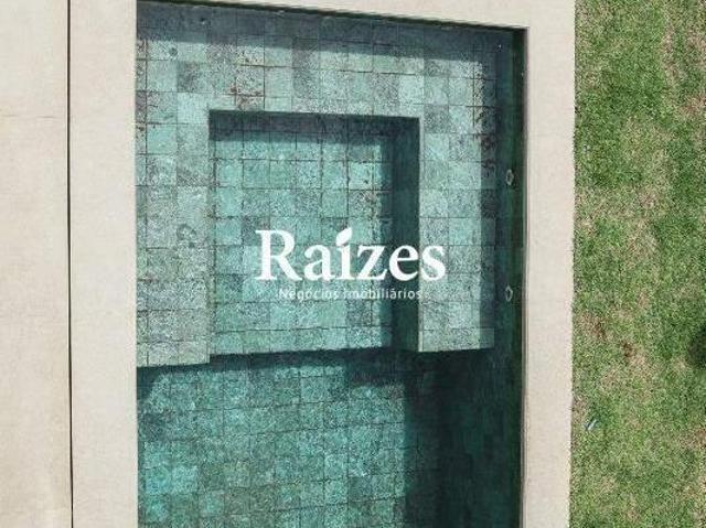 Casa em Condomínio Fechado com 3 Suítes, Varanda Gourmet e Lazer Completo em Uberlândia