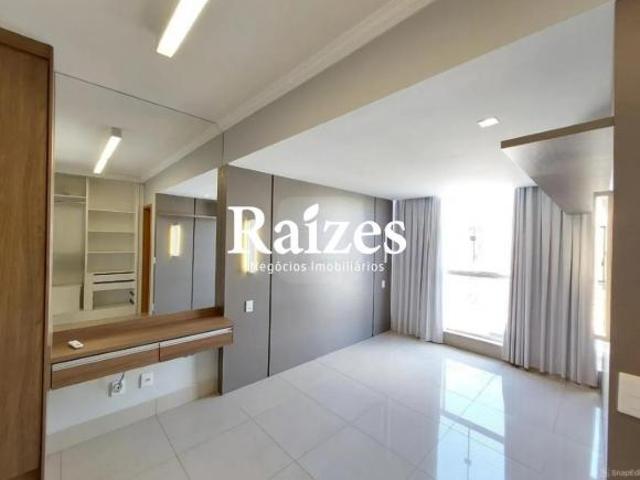 Casa em Condomínio Fechado com 3 Suítes, Varanda Gourmet e Lazer Completo em Uberlândia