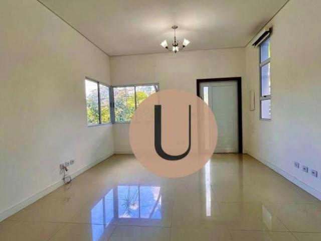 Casa em condomínio fechado com 03 dormitórios!
