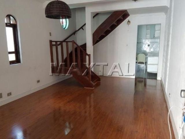 Casa em condomínio fechado com 200m², 3 dormitórios, 1 suíte, closet, sala, churrasqueira e 2 vagas