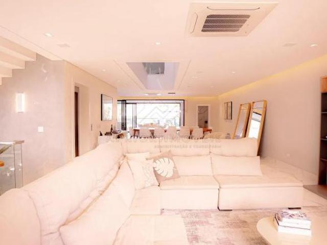 Casa em condomínio fechado com 2 quartos à venda, 500 m² por R$ 8.500.000,00 Swiss Park São Bern