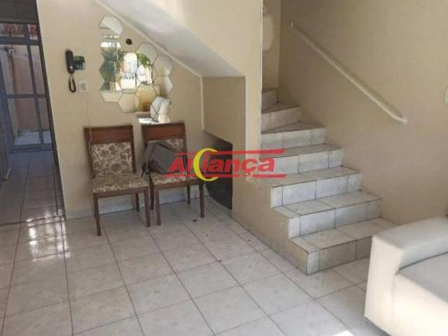 Casa em condomínio fechado com 2 quartos com suíte e 1 vaga, no Jardim Flor do Campo