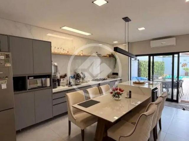 casa em condomínio fechado, com 300 m2 de área total e 150 m2 de área const. venda porteira fechada