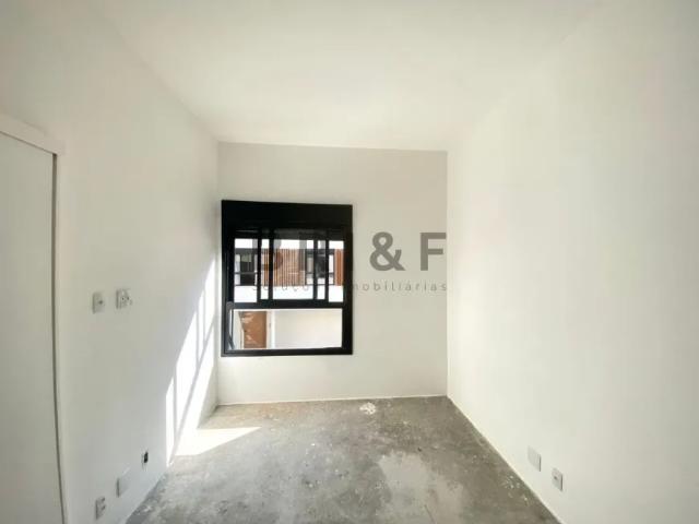 Casa em condomínio fechado com 310m², 4 suítes e 4 vagas no jardim prudência