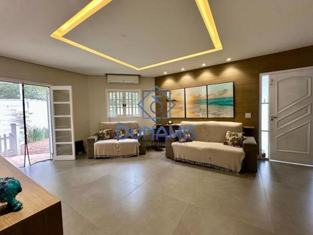 Casa em condomínio fechado, com 320m Praia do Pernambuco
