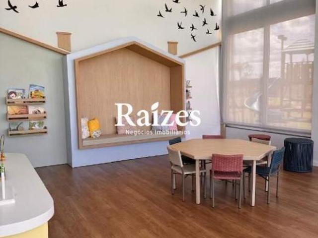 Casa em condomínio fechado com 3/4 sendo 2 suítes