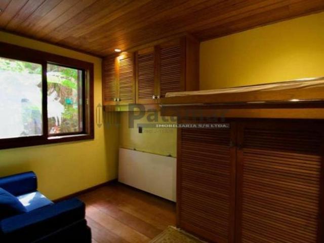 Casa em condomínio fechado com 7 quartos com 7 Suite 2 edícula hóspedes, gourmet, piscina, adega