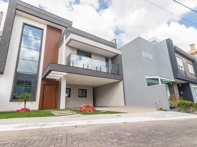 Casa em condomínio fechado com 4 dormitórios, 2 suítes, 4 vagas, 180 m² no bairro Uberaba