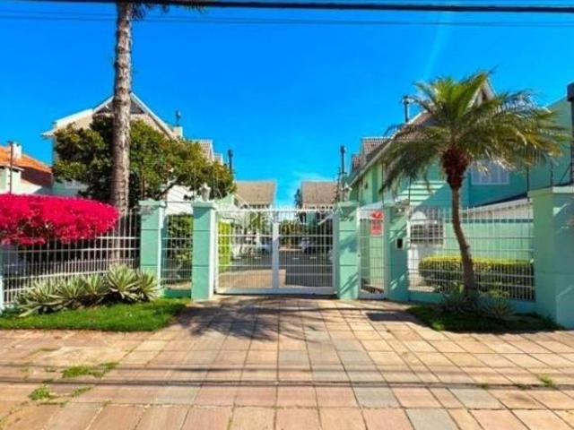 Casa em Condomínio fechado com 4 dormitórios e 1 suíte