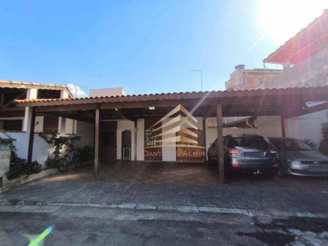 Casa em condomínio fechado, com 4 dormitórios sendo 4 suítes, 5 vagas à venda, 420 m² por R$ 980.000
