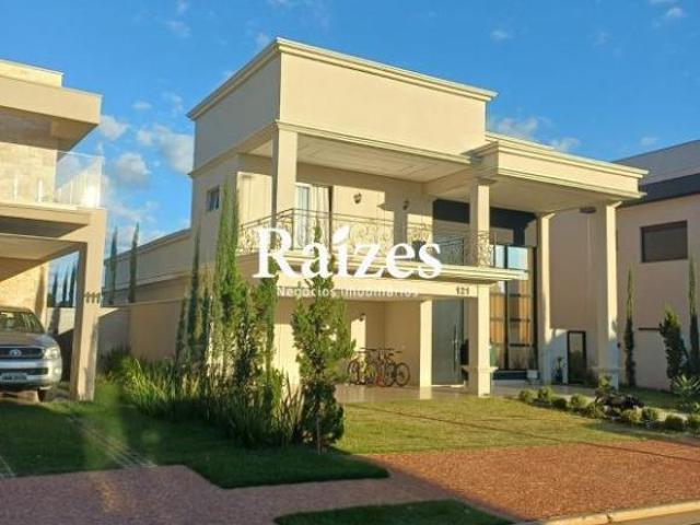 Casa em Condomínio Fechado com 4 suítes em Uberlândia – Granja Marileusa