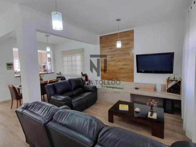 CASA EM CONDOMÍNIO FECHADO COM 5 DORMITÓRIOS SENDO 2 SUITES E UMA COM HIDROMASSAGEM