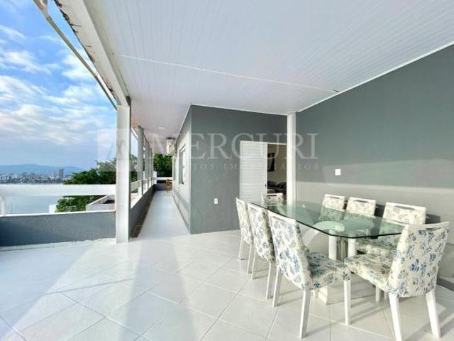 Casa em Condomínio Fechado com 5 quartos 4 suítes à venda, 350 m² por R$ 4.000.000 Enseada Gua