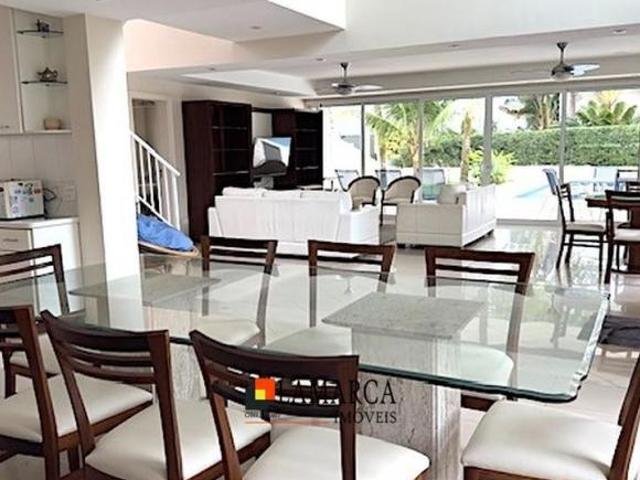Casa em Condominio Fechado com 5 suites no Guaruja