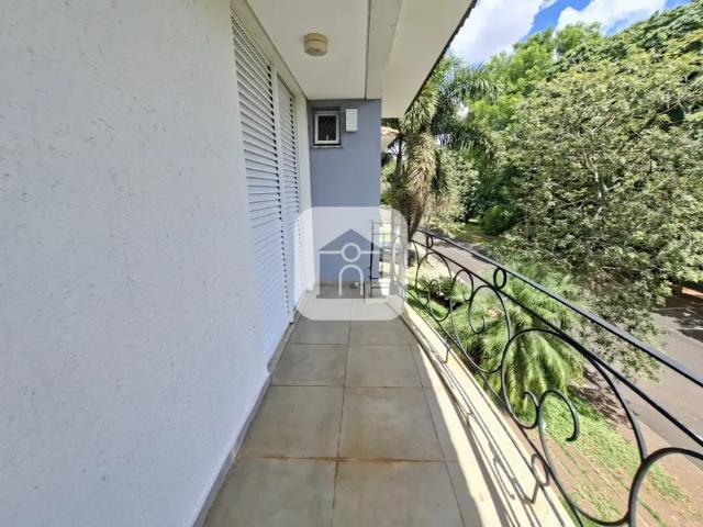 Casa em condomínio fechado com ótima localização no bairro Nova Uberlândia