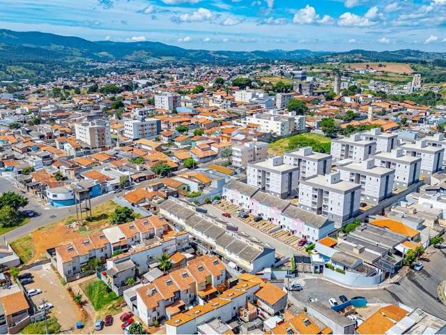 Casa em Condomínio Fechado com lazer completo