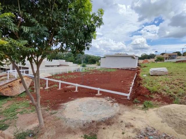 CASA EM CONDOMÍNIO FECHADO COM LAZER COMPLETO