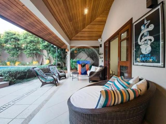 Casa em condomínio fechado, com segurança 24 horas no bairro Jardim Santa Teresa com infraestrutura