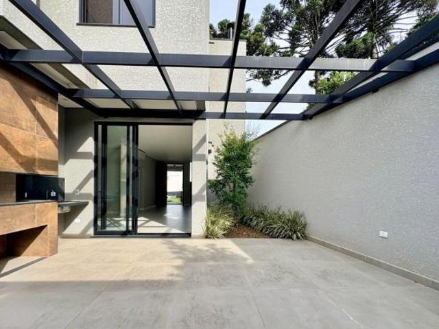 Casa em condomínio fechado com projeto moderno e funcional, ambientes integrados, excelente iluminaç