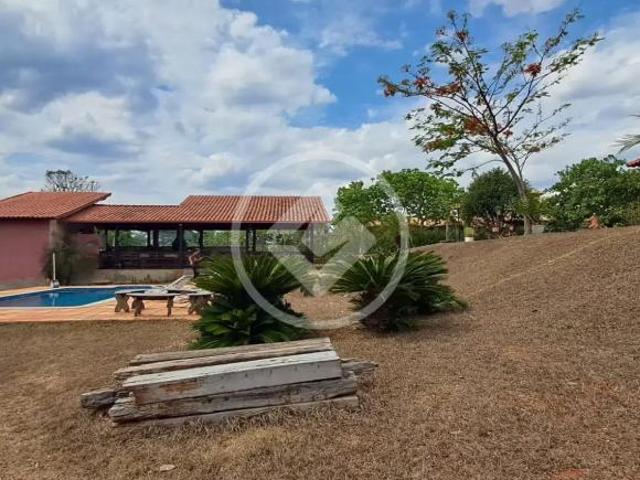 Casa em condominio fechado com terreno de 5000m2