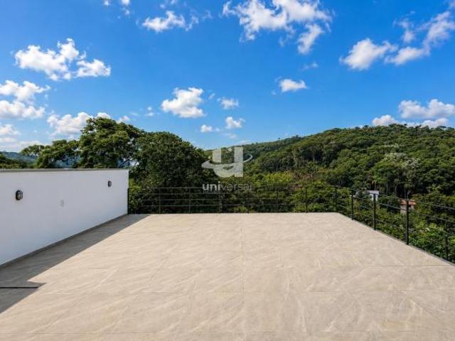 Casa em condomínio fechado com vista indevassável por menos de R$1 milhão