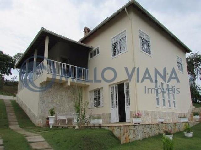 Casa em condomínio fechado, com vista panorâmica em São Lourenço MG