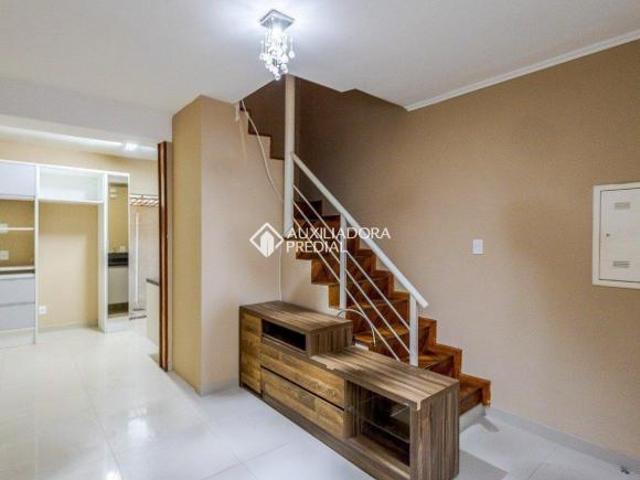 ? Casa em condomínio fechado conforto, segurança e excelente localização!