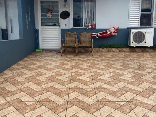 Casa em Condomínio fechado de 02 dormitórios. Bairro Mato grande, canoas