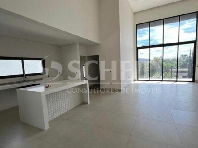 Casa em condomínio fechado de alto padrão a venda em Itatiba 3 suítes, piscina e 4 vagas