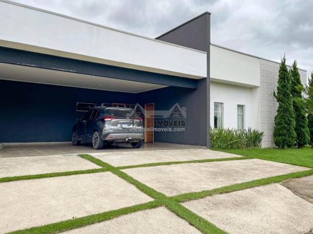 Casa em Condomínio Fechado em Taubaté — 3 Unidades, Gourmet e 2 Lareiras