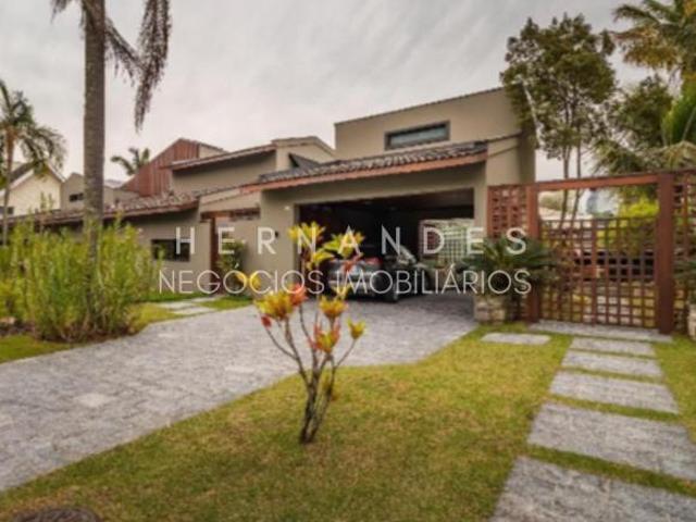 Casa em condomínio fechado em Alphaville residencial 2