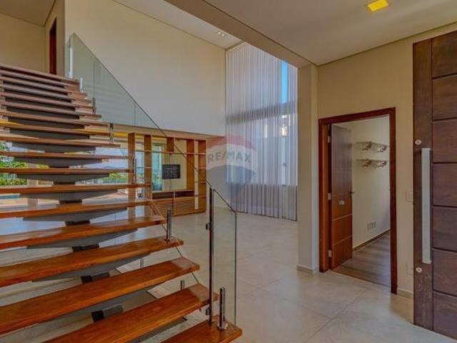 Casa em condomínio fechado em Atibaia com 4 Suítes, piscina e espaço Gourmet