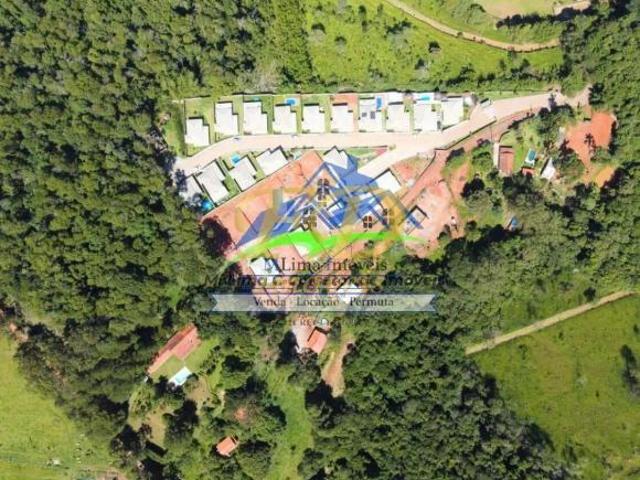 Casa em Condomínio Fechado em Atibaia / Rosário