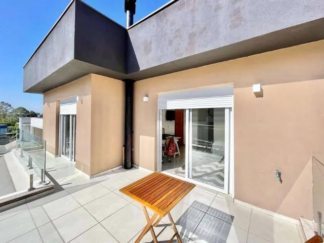 Casa em condomínio fechado em Cotia SP