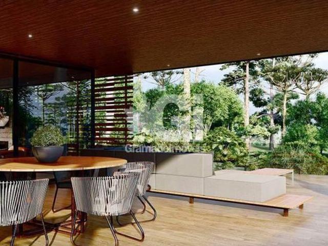 CASA EM CONDOMINIO FECHADO EM GRAMADO COM 585M²
