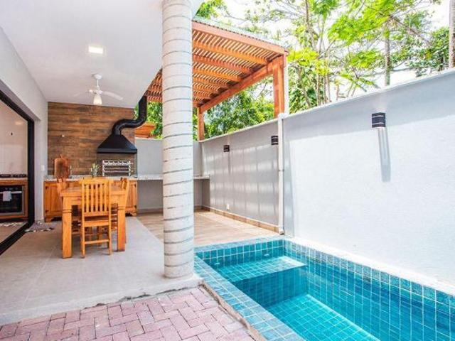 Casa em Condomínio Fechado em Maresias – 3 Suítes, Piscina Privativa