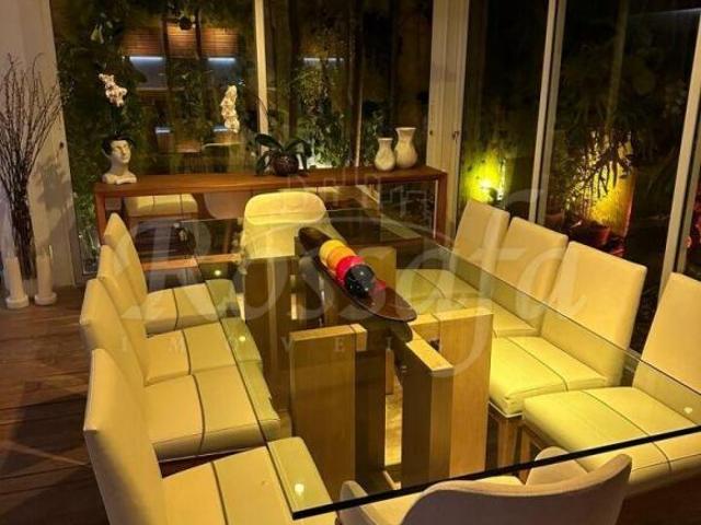 Casa em condomínio fechado em Moema