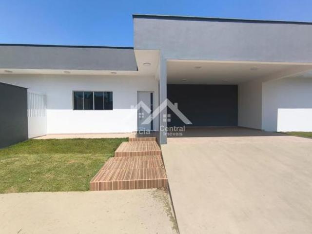 Casa em condomínio fechado em Peruíbe