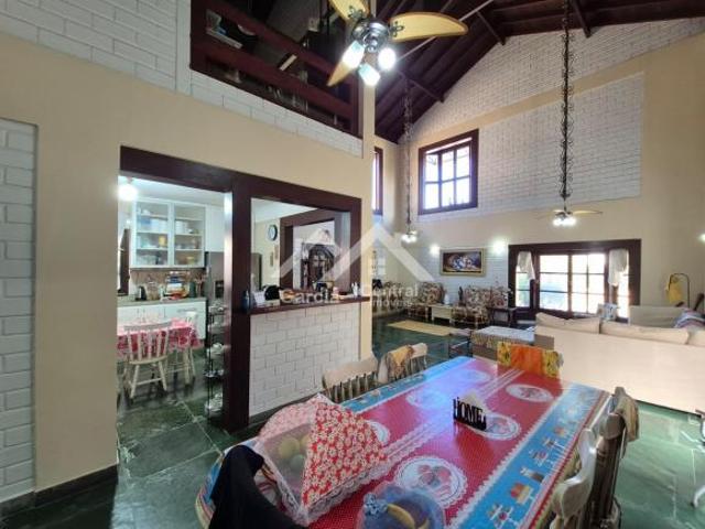 Casa em condomínio fechado em Peruíbe