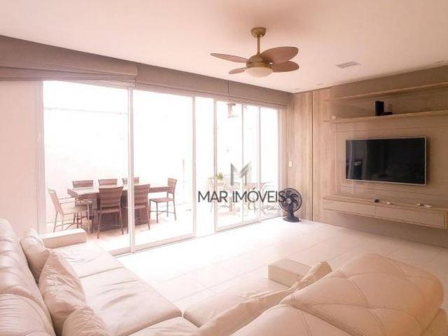 Casa em condomínio fechado em região nobre da praia da Enseada no Guarujá!