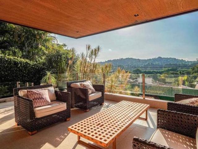 Casa em condomínio fechado Granja Viana 400m