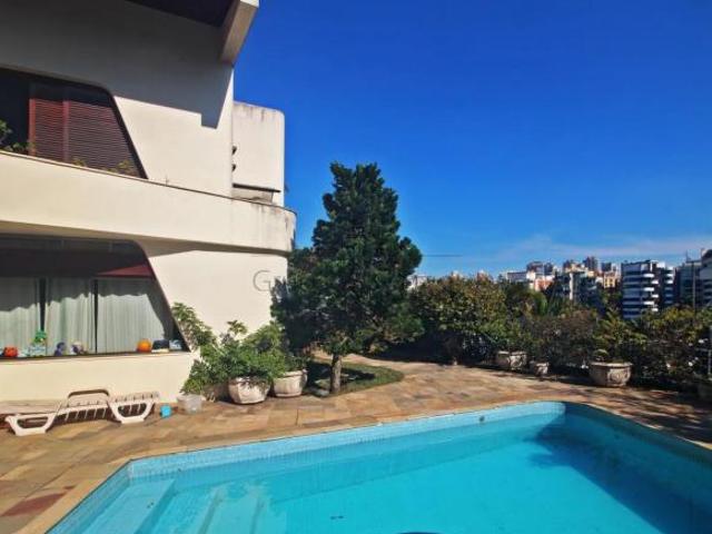 Casa em Condomínio Fechado Jardim Vitoria Regia 4 Dormitórios 450m² em terreno de 650m²