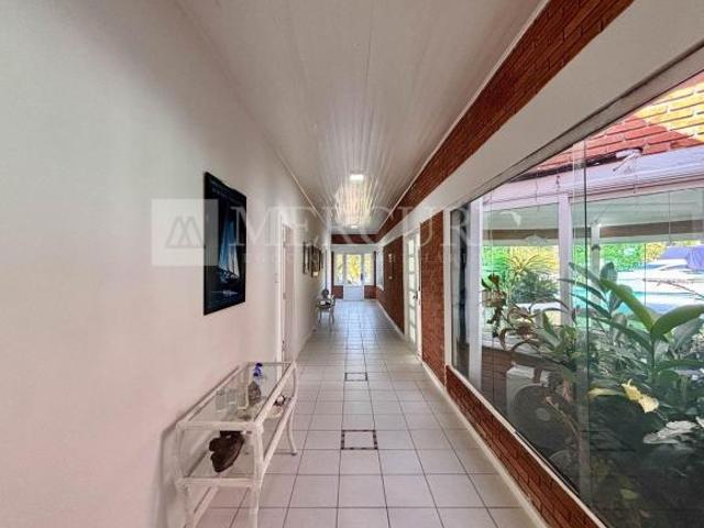 Casa em condomínio fechado Marina Guarujá, 5 Suítes, Espaço Gourmet, Piscina e Churrasqueira Mercu