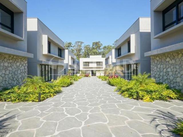 Casa em Condominio fechado na Chacára Santo Antonio!