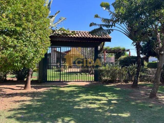 Casa em condomínio fechado na cidade de Araçoiaba da Serra